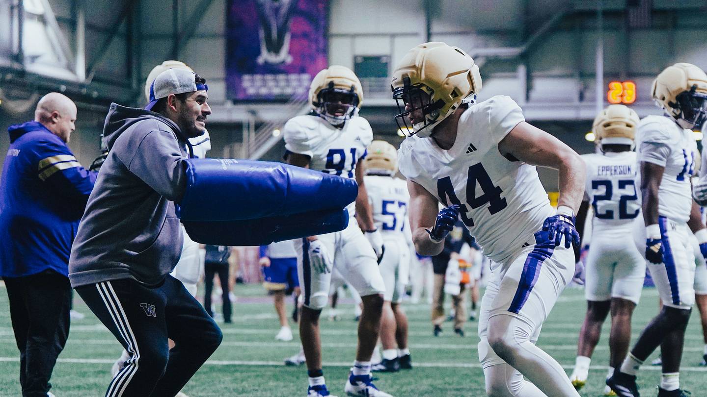 Husky Roster Review: Hayden Moore Now Plays With An Edge
