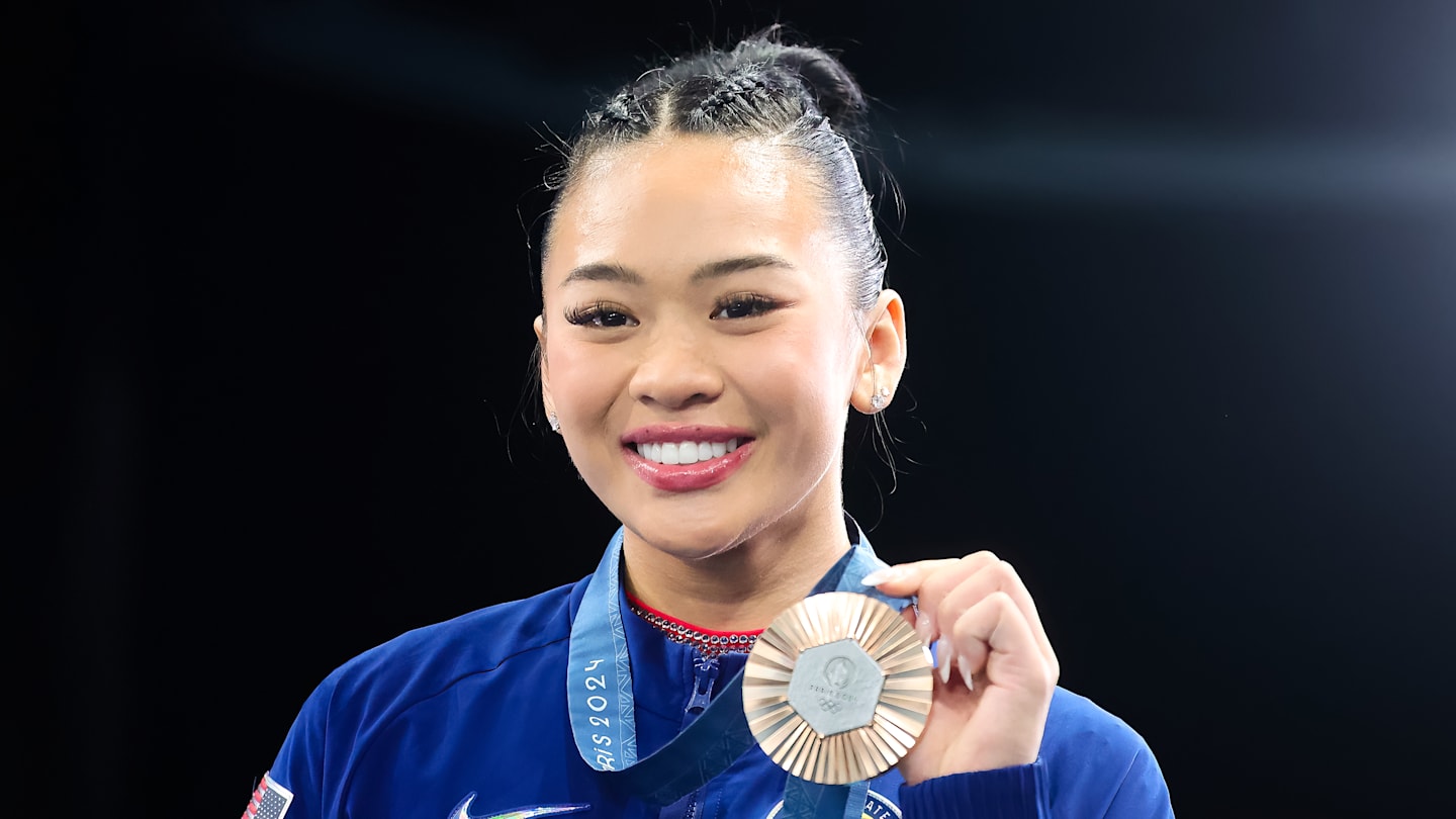 Olympian Suni Lee Swears by This Faux Sun-Kissed Blush Combo