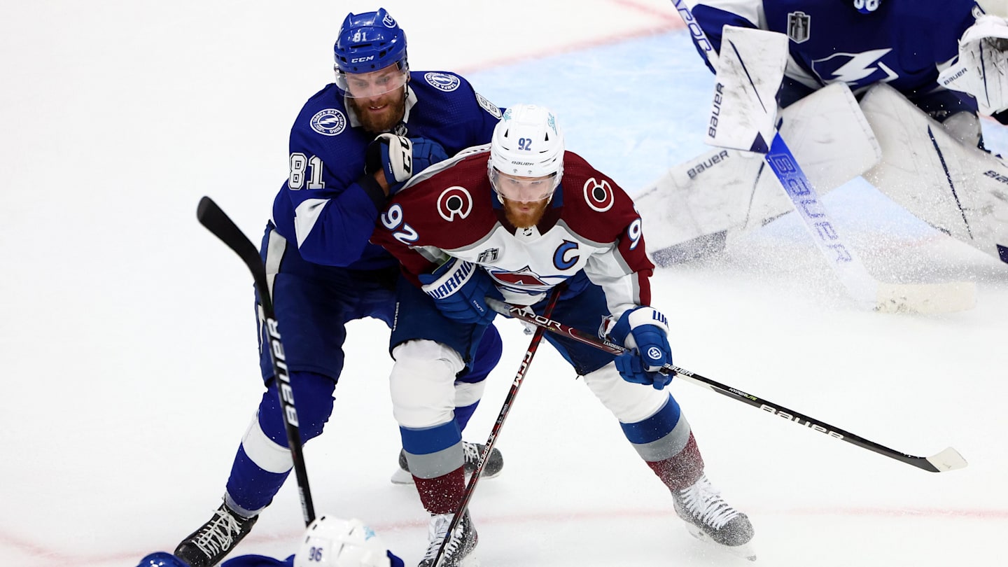 Colorado Avalanche Captain Returns to Lineup