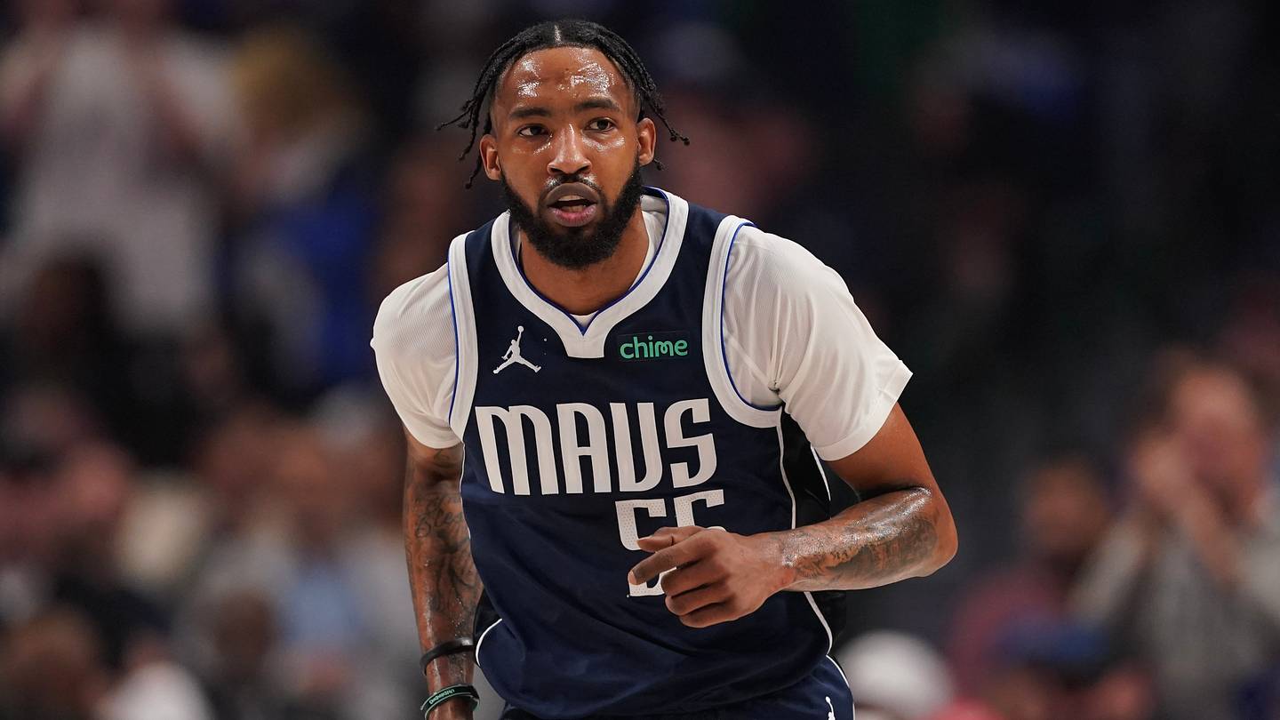 Clippers officially sign Derrick Jones Jr: Instant reaction, analysis