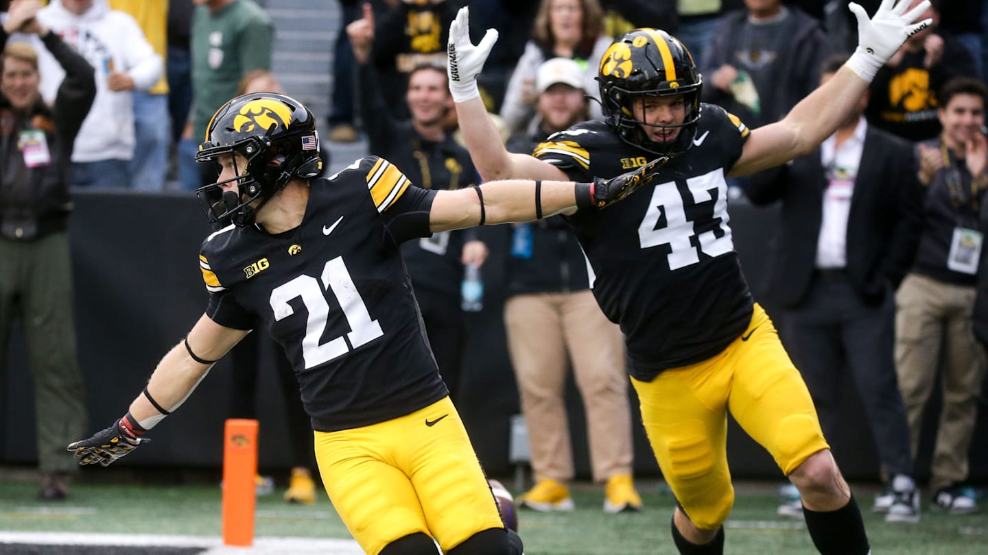 Williamsburg standout Kaden Wetjen makes impact for Iowa in Music City Bowl