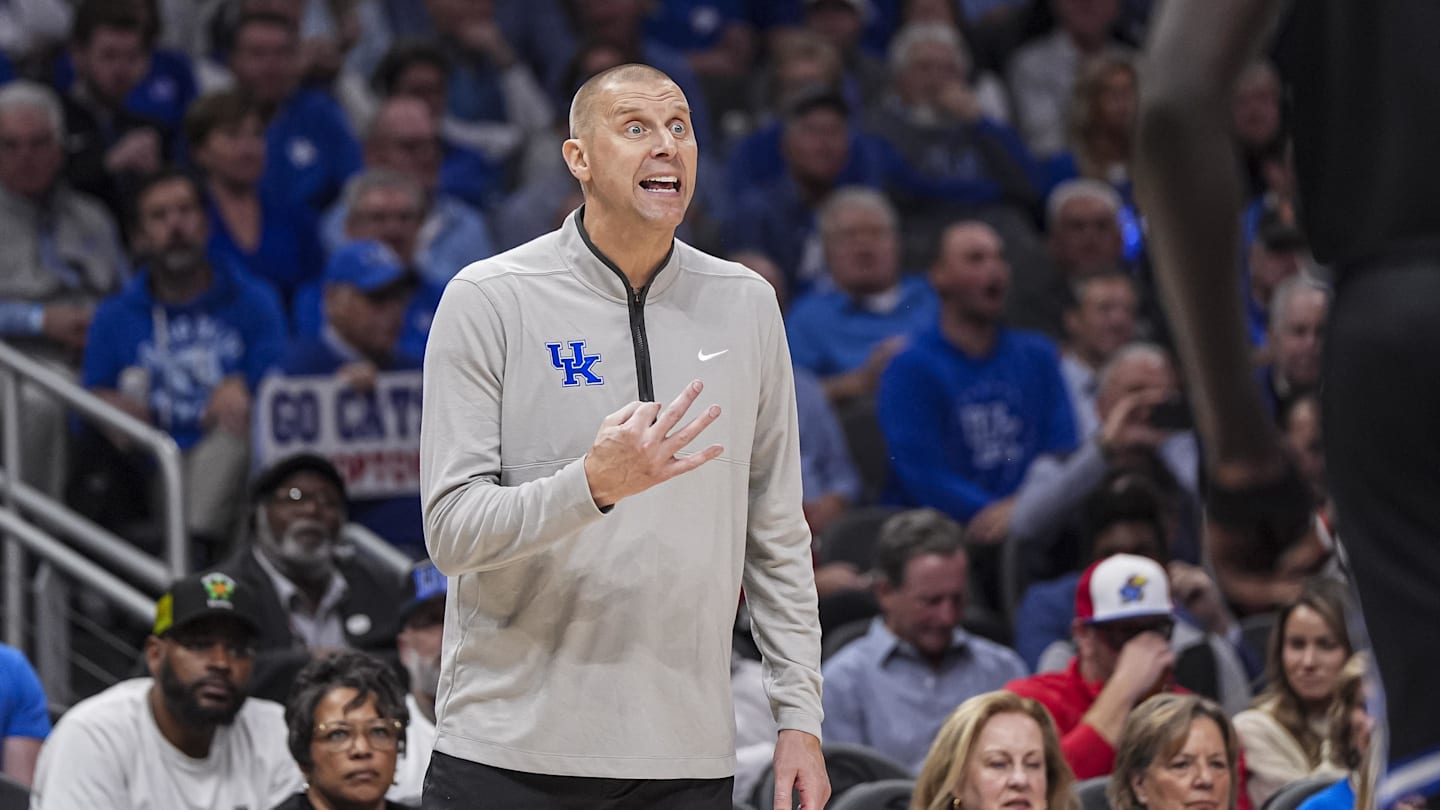 Kentucky fans should love how Mark Pope handles officials after Hurley ...