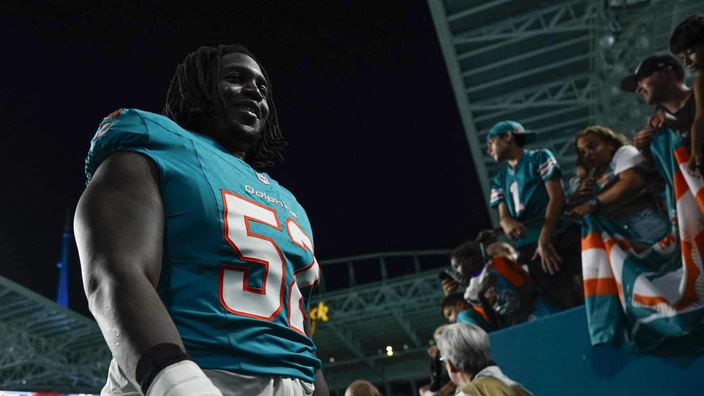 Terron Armstead coaching Patrick Paul from sidelines is best clip you'll see today