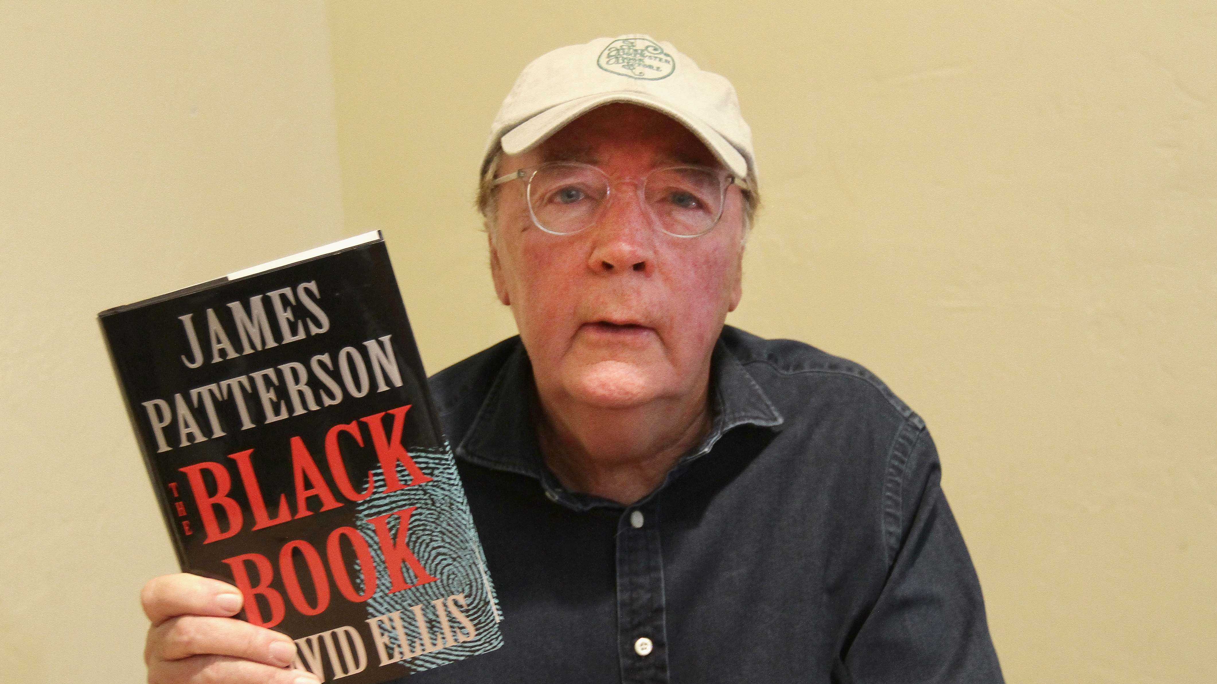 James Patterson gets his Santa on as he gifts hundreds of bookstore ...