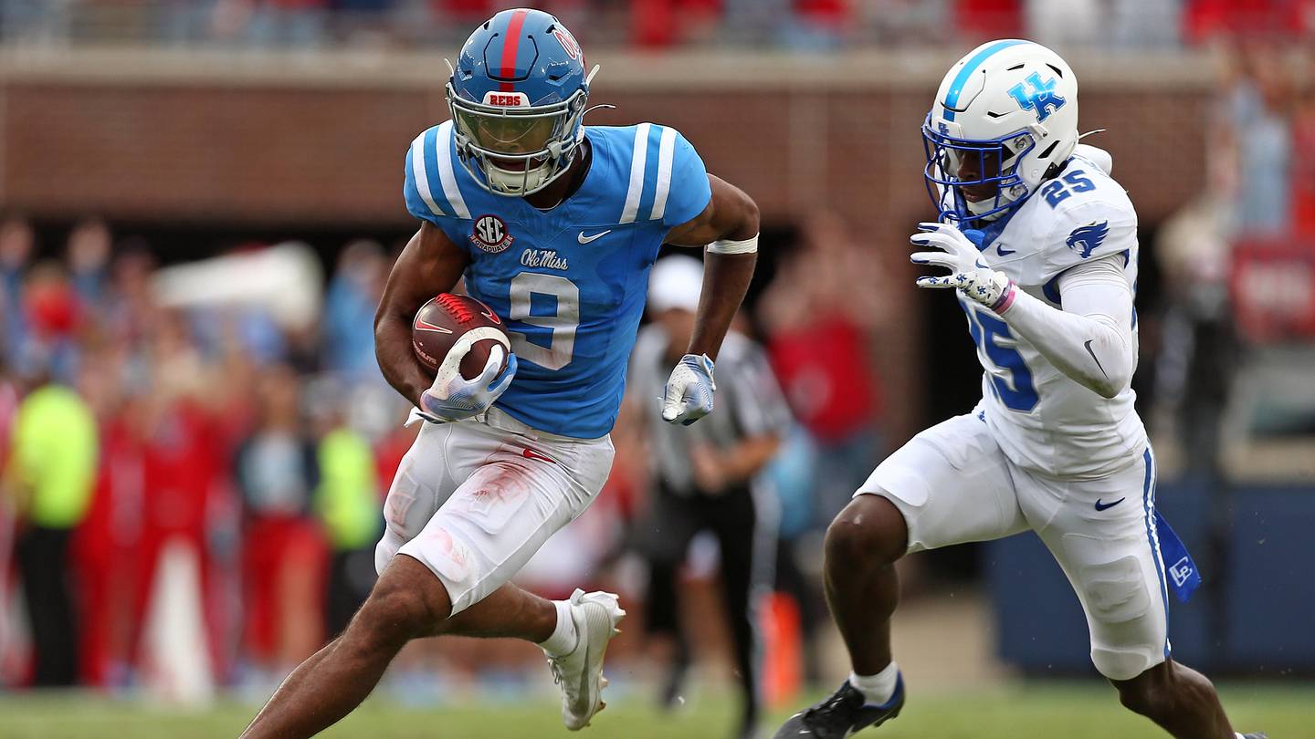 Ole Miss Football Trending for Former USC Trojans Wide Receiver Commitment