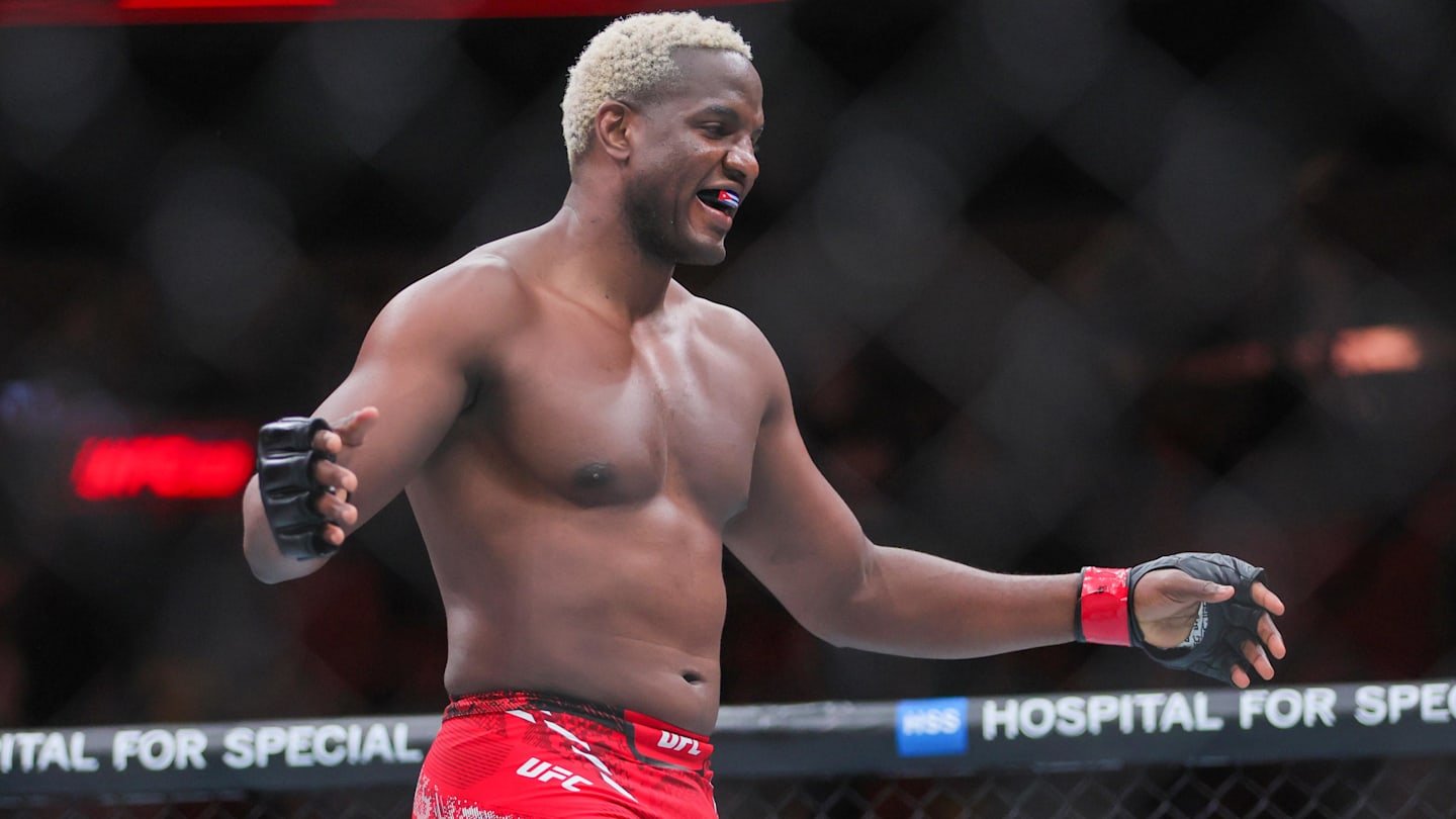 Olympic Medalist & UFC Vet Demolishes Another Opponent in Seconds at ...