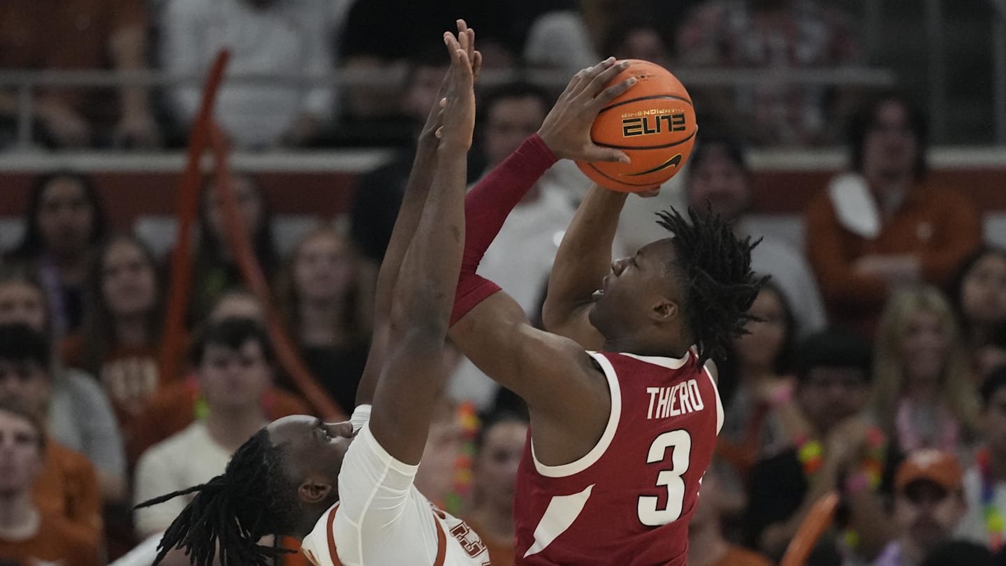 Razorbacks Topple Texas, Pick Up First SEC Winning Streak