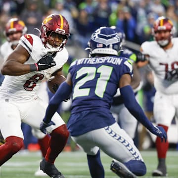 Seattle Seahawks 90-Man Roundup: Can Michael Novitsky Usurp a Roster Spot?