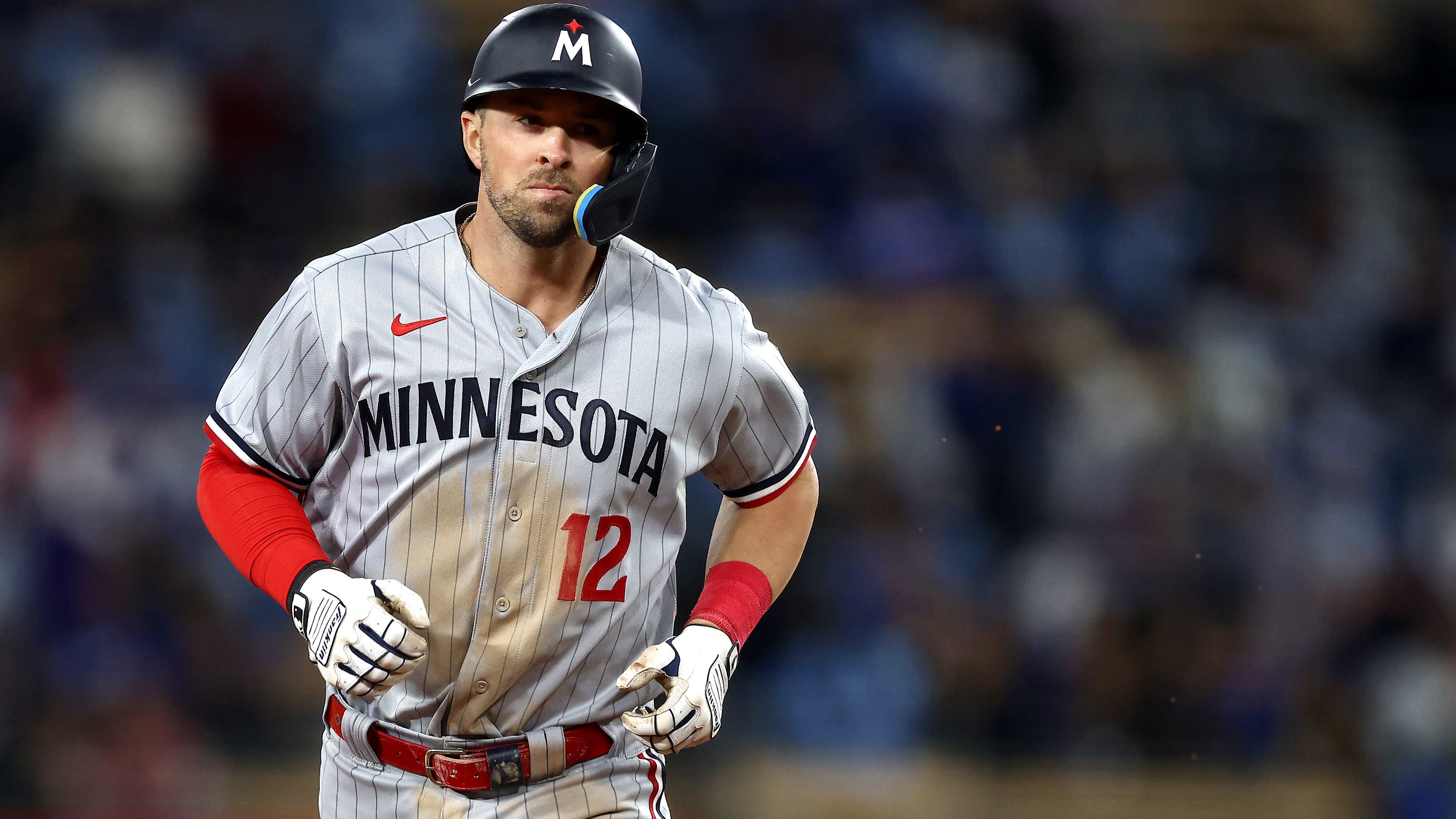 Former Dodgers player Kyle Farmer twists knife after homering for ...