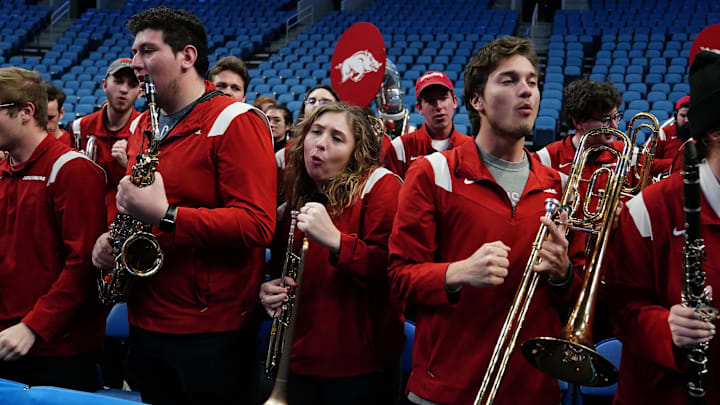 What Jim Robken did for Hogwild Band, Arkansas basketball should be honored