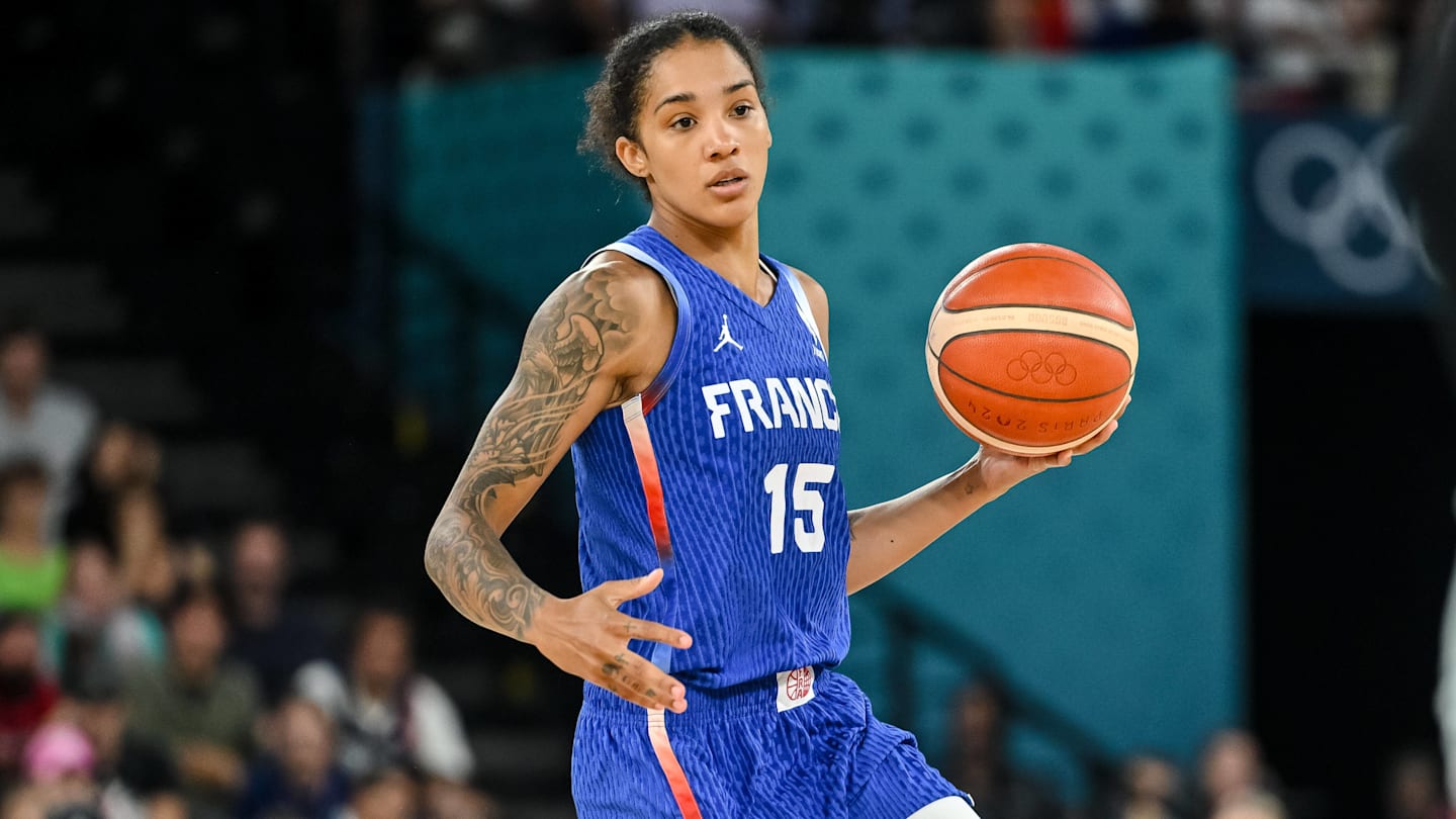 Gabby Williams’ sick Jordans, inside-joke fit slay WNBA look (PHOTO)