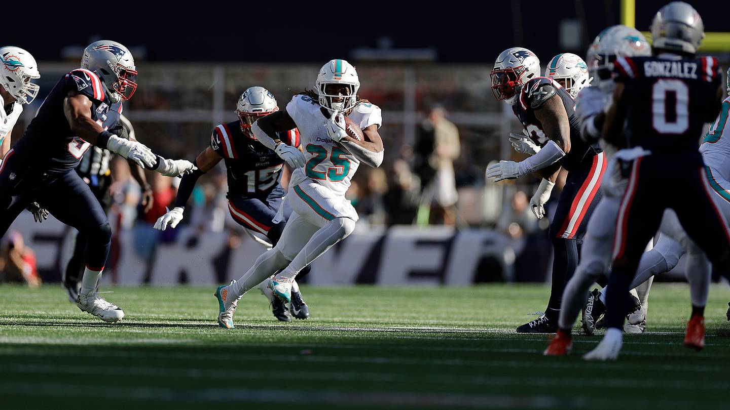 Mike McDaniel makes change fans were begging for in season-saving win ...