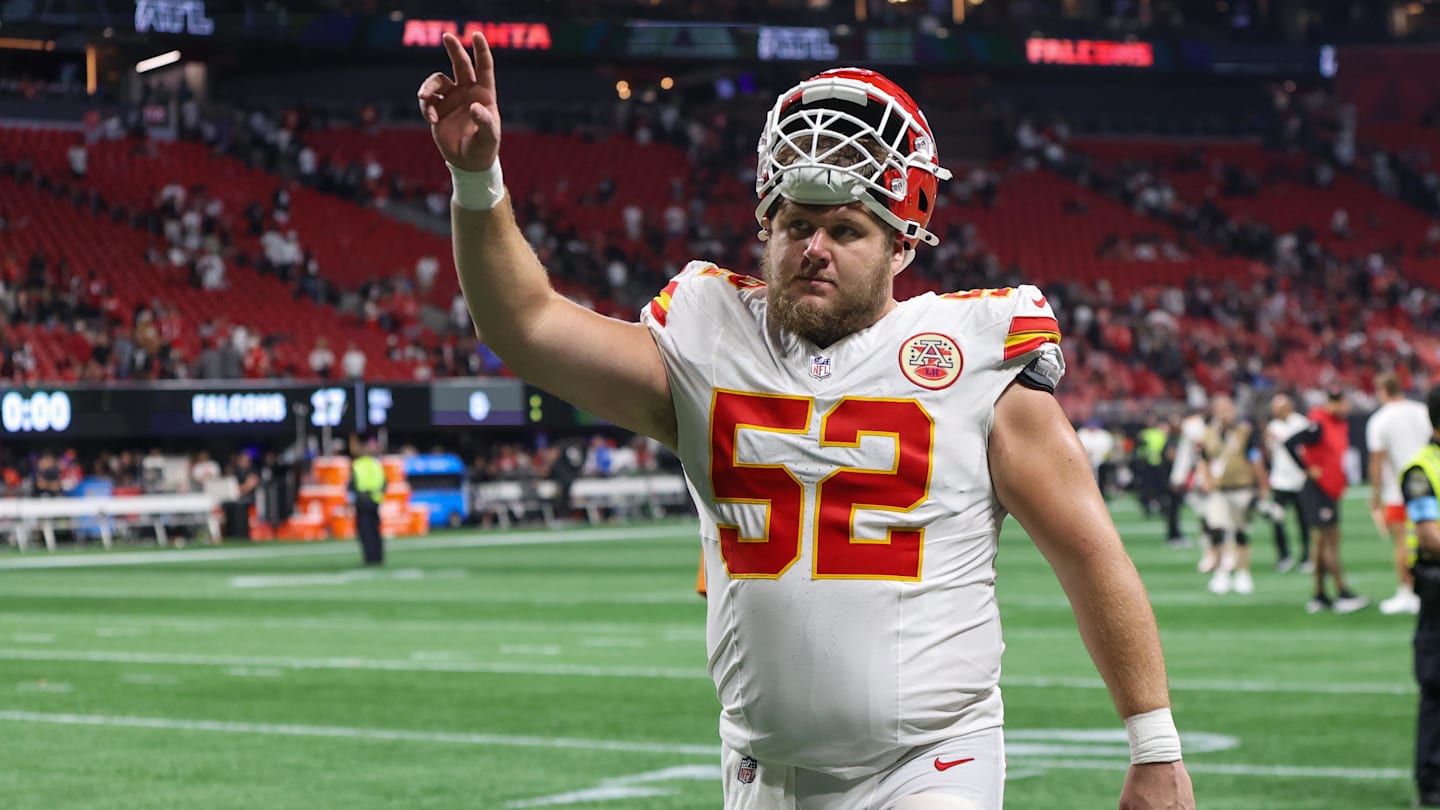 Creed Humphrey Shines, Tackles Struggle on KC Chiefs' Offensive Line