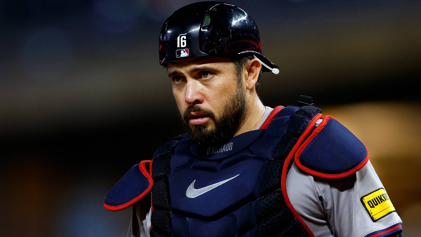 3 catchers the Cubs need to pursue after letting Travis d'Arnaud slip away