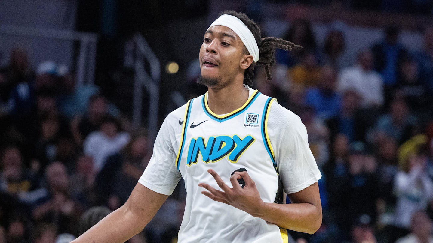 Mavericks Sign Center Amid Injuries to Anthony Davis, Dereck Lively ...