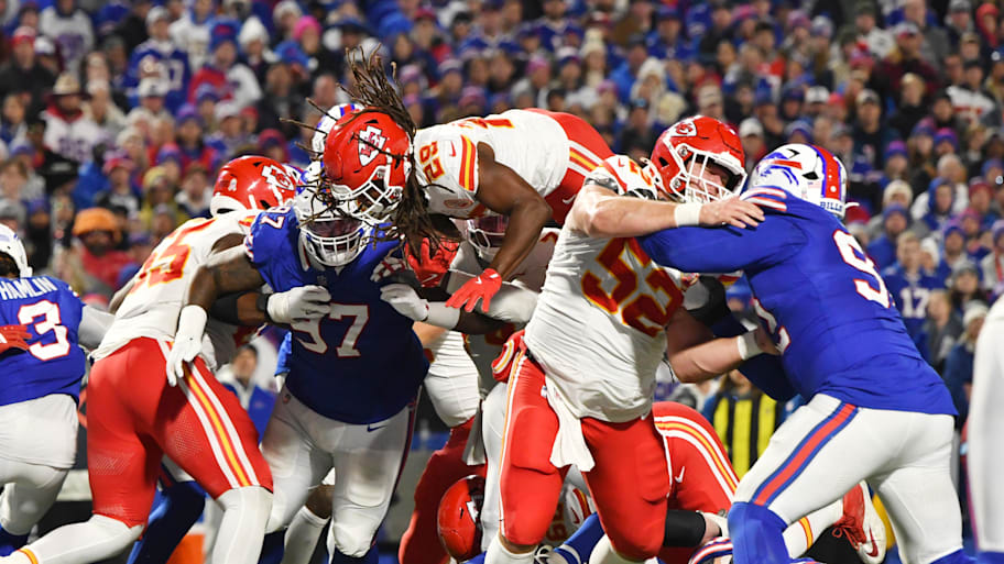 Hunt Shrugs Off Tush Push Comparison, Explains Why He’s So Effective ...