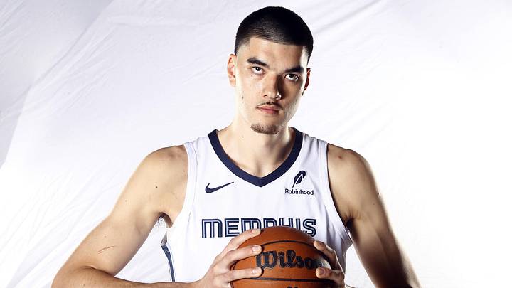 WATCH: Zach Edey Shows Off Smooth 3-Point Stroke in Grizzlies Practice