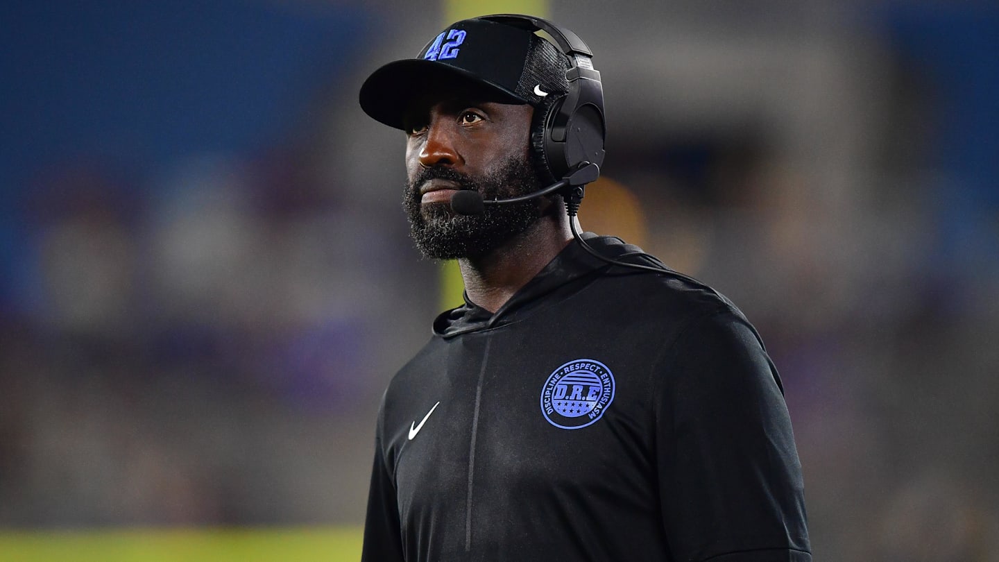 Two Oregon Ducks Assistants Named to UCLA Head Coaching Hot Board