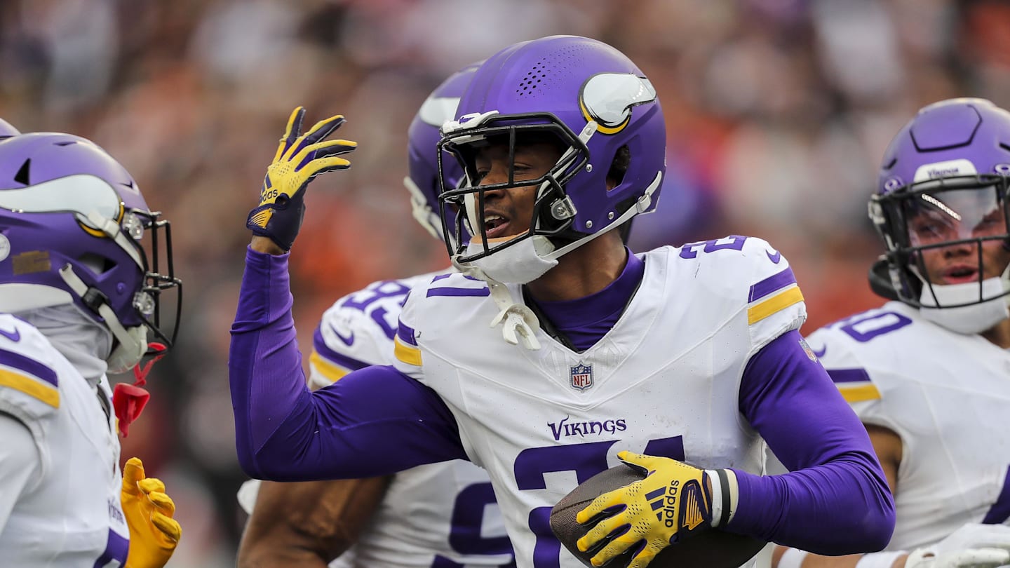 Vikings waive former starting cornerback in surprise move