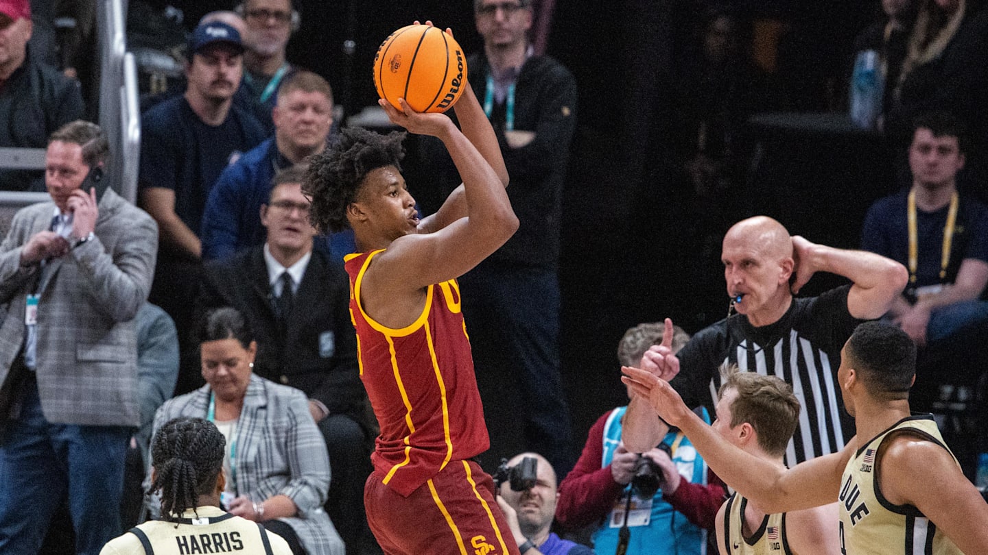 Ex-Husky Wesley Yates Surprisingly Re-Enters Transfer Portal