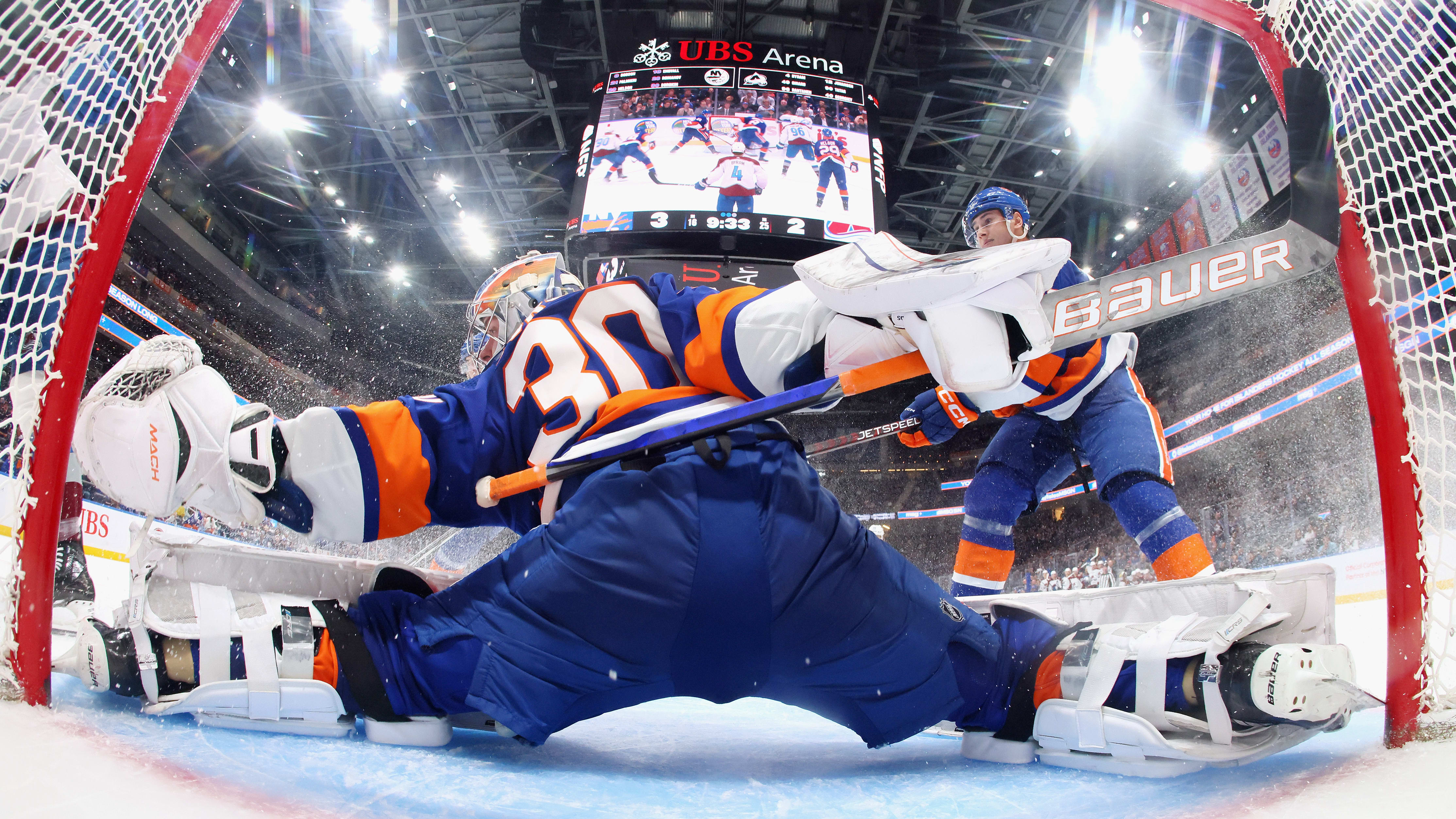 NY Islanders: Ilya Sorokin making a habit of incredible paddle saves