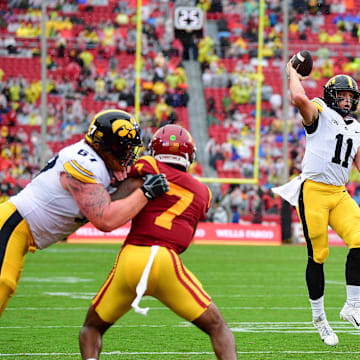 Iowa Hawkeyes Lose in Heartbreaking Fashion to Oregon