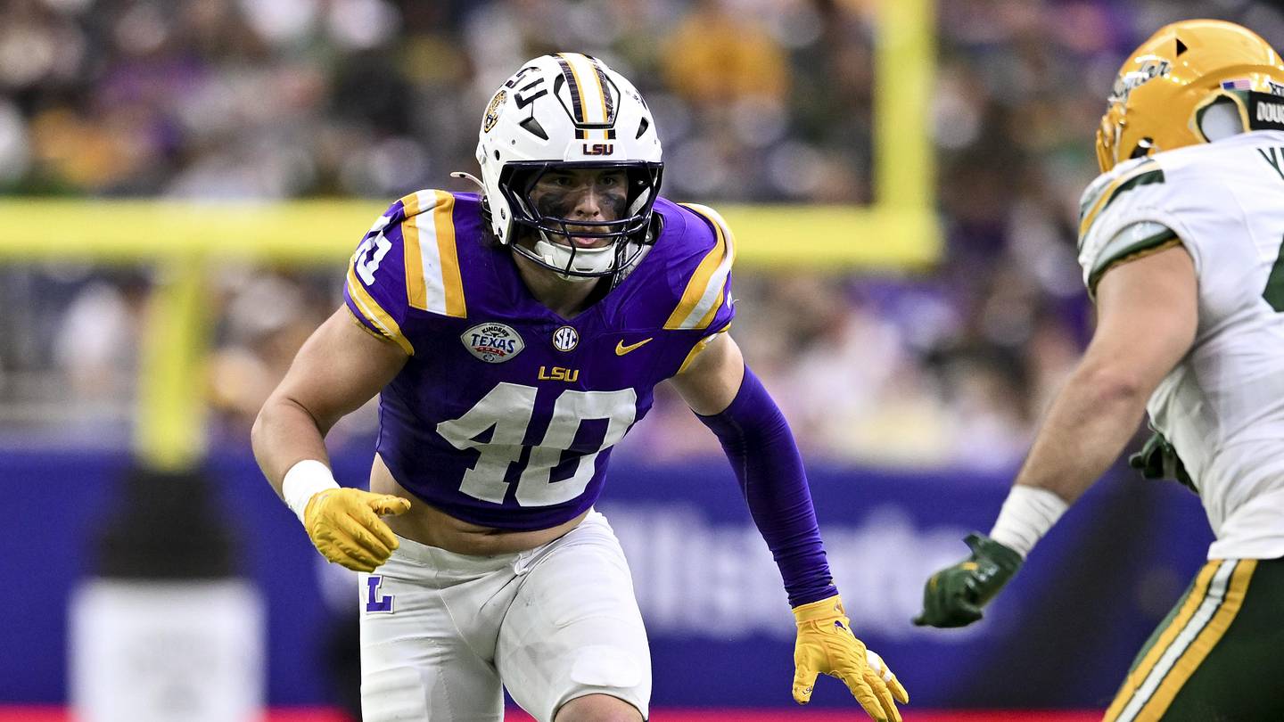 LSU Football Injury Update: The Latest on Linebacker Whit Weeks' Status