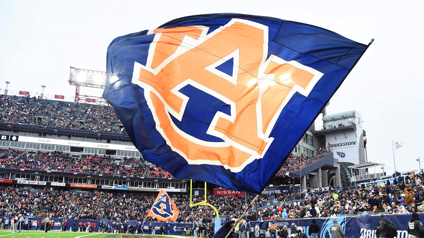 Auburn Tigers Host 2027 Four-Star Tight End Recruit