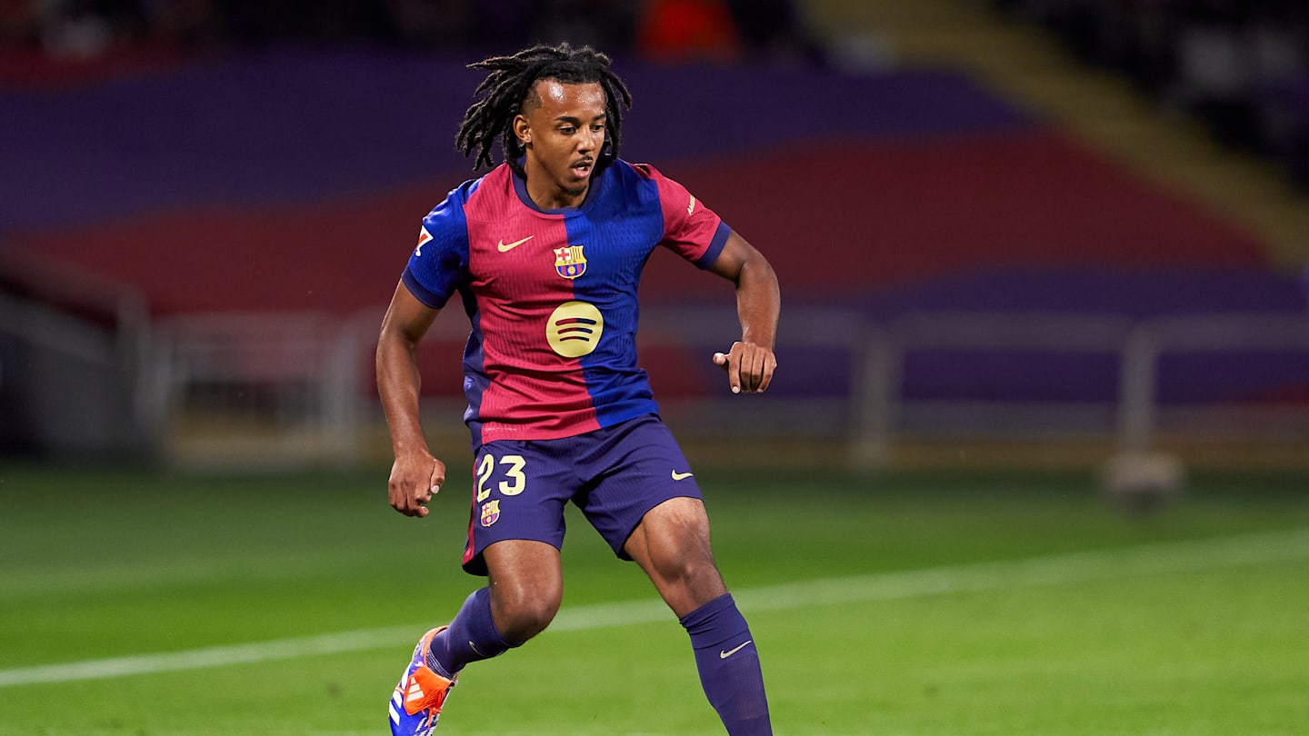 VIDEO : Le look très original de Jules Koundé à la Fashion Week de Paris