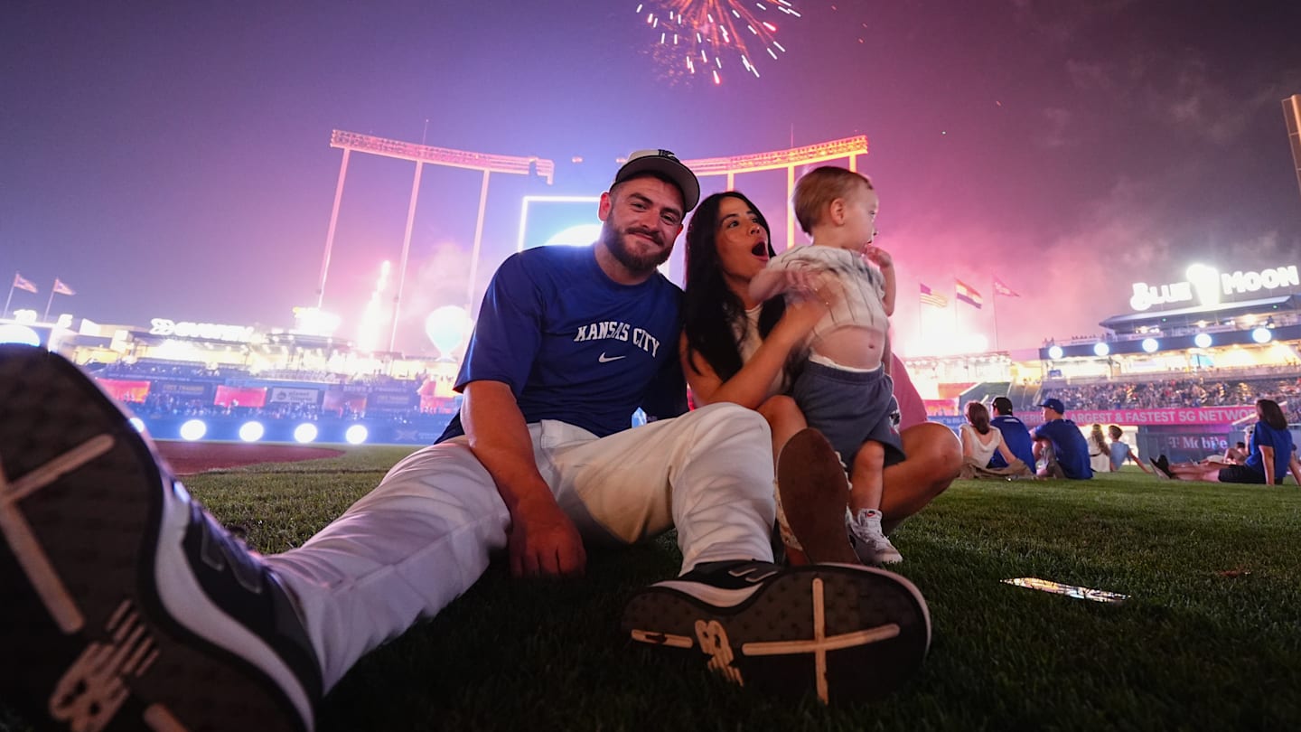 AL standings by MLB playoff odds: KC Royals continue to slide