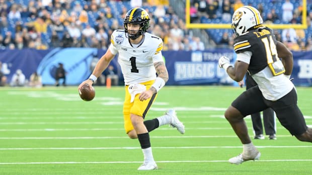 Iowa Hawkeyes Lose 2024 Starting QB to Transfer Portal