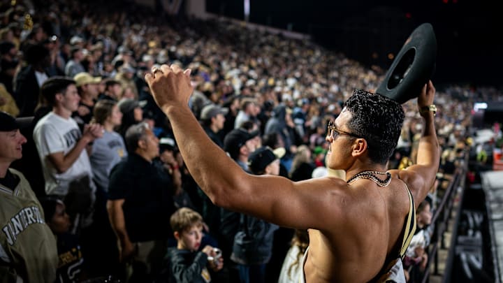 Vanderbilt Commodore Fans are Doing Their Part in Potential Historic Upset