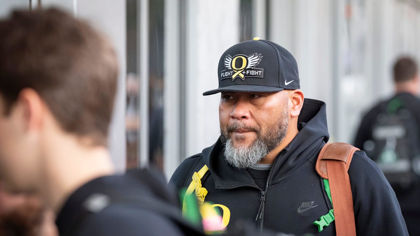 Oregon Ducks' Tony Tuioti Reveals Heartwarming Bear Alexander Story