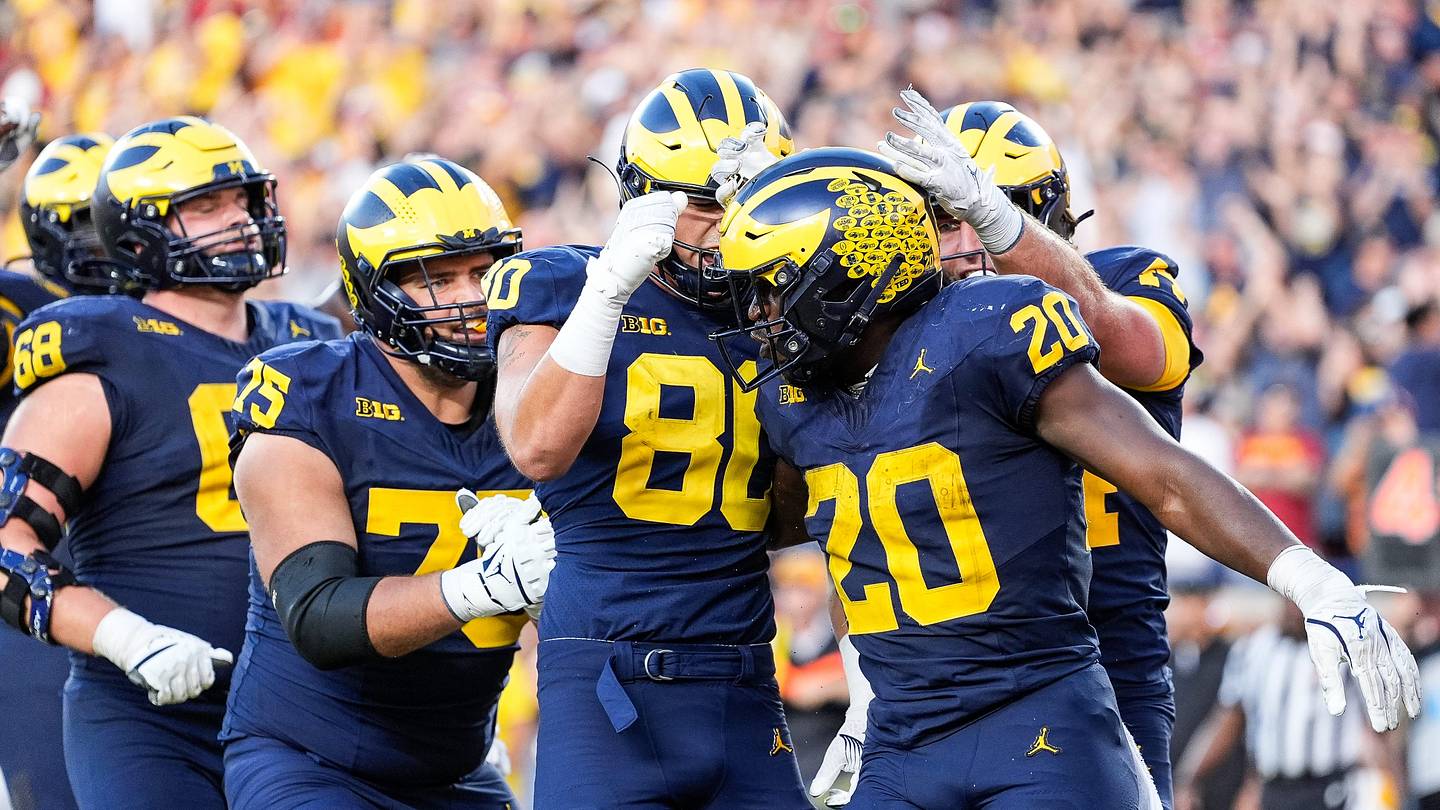 First Half Analysis: Michigan football dominating Minnesota at the Big ...