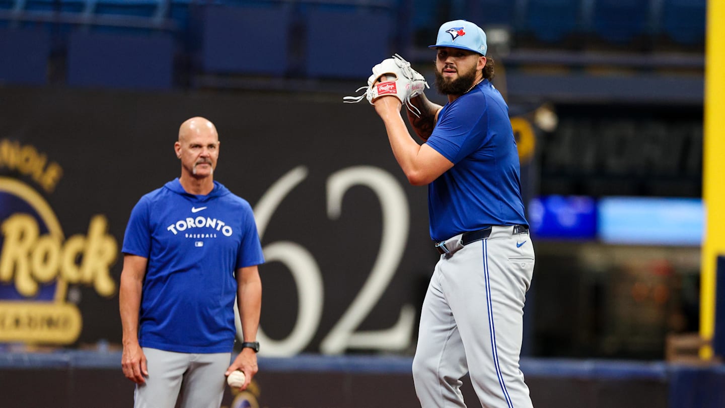 Le lanceur des Blue Jays de Toronto, Alek Manoah, en difficulté, franchit une autre étape ...