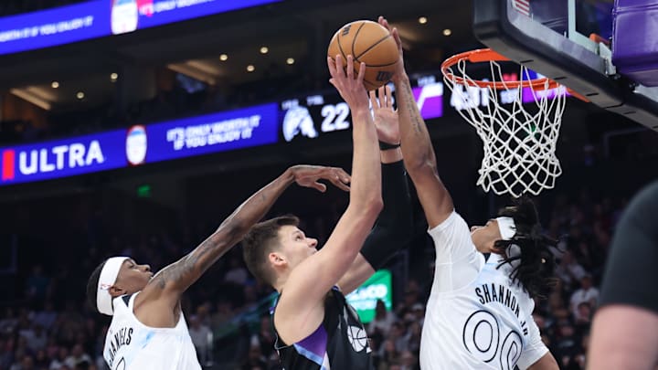 WATCH: Jazz's Walker Kessler Has Highlight Slam to Win vs. Wolves