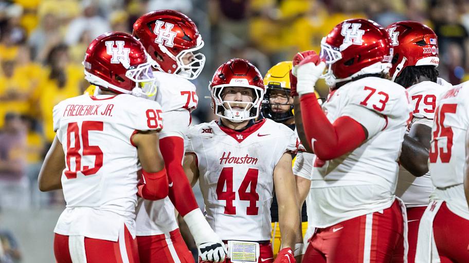 Houston Cougars Pay Homage to Late Coach Kurt Hester in Unique Way ...