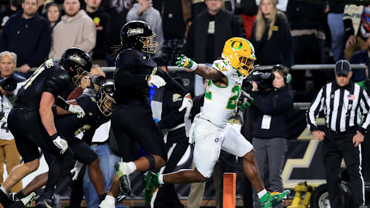 Projected college football rankings after Oregon avoids travel curse ...
