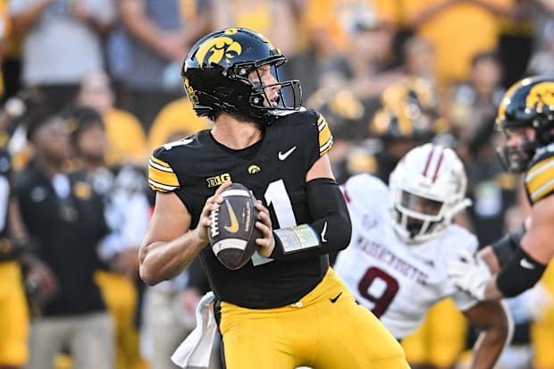 Mark Gronowski Makes Puzzling Comment About Iowa Hawkeyes' Offense