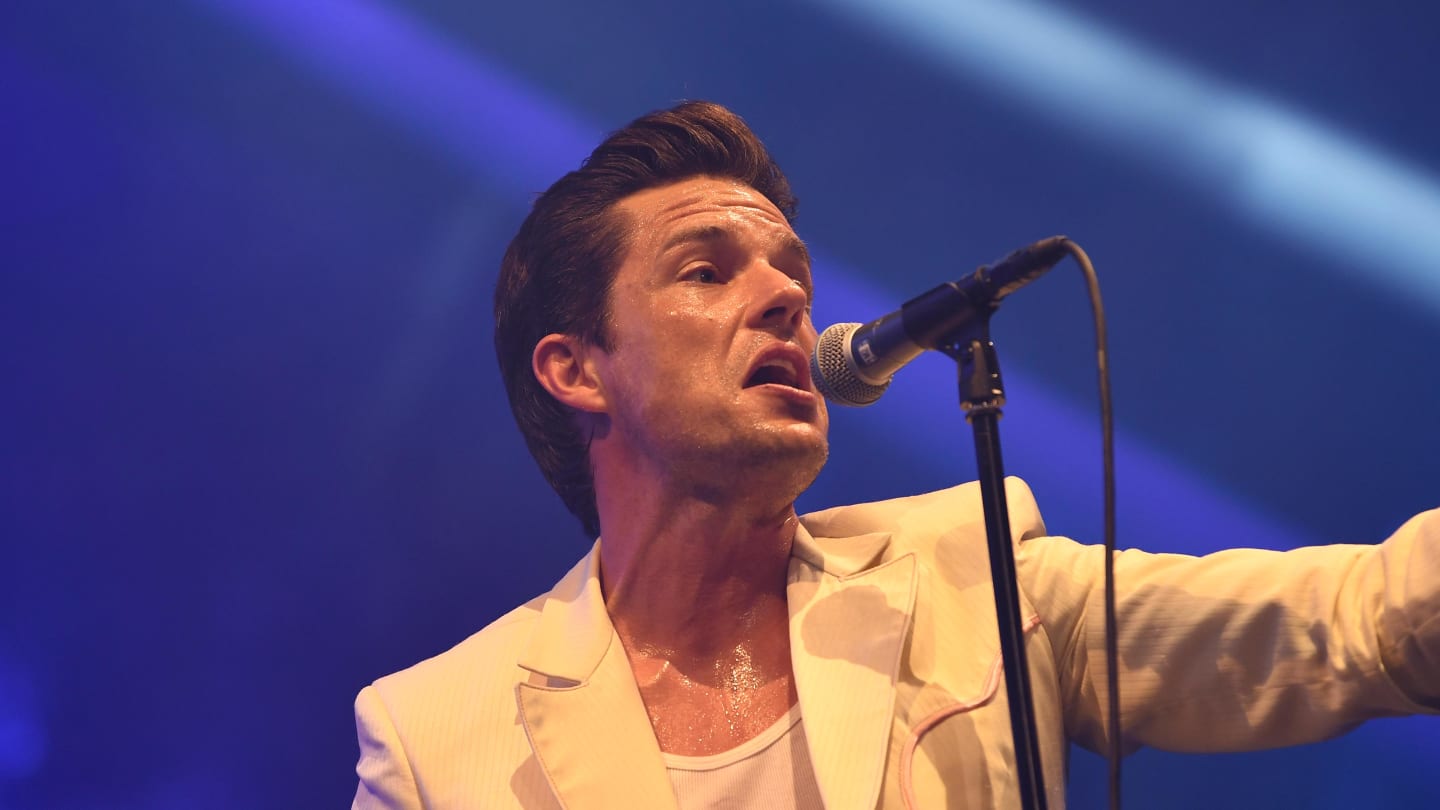 The Killers Celebrate England Victory With Electric 'Mr. Brightside ...