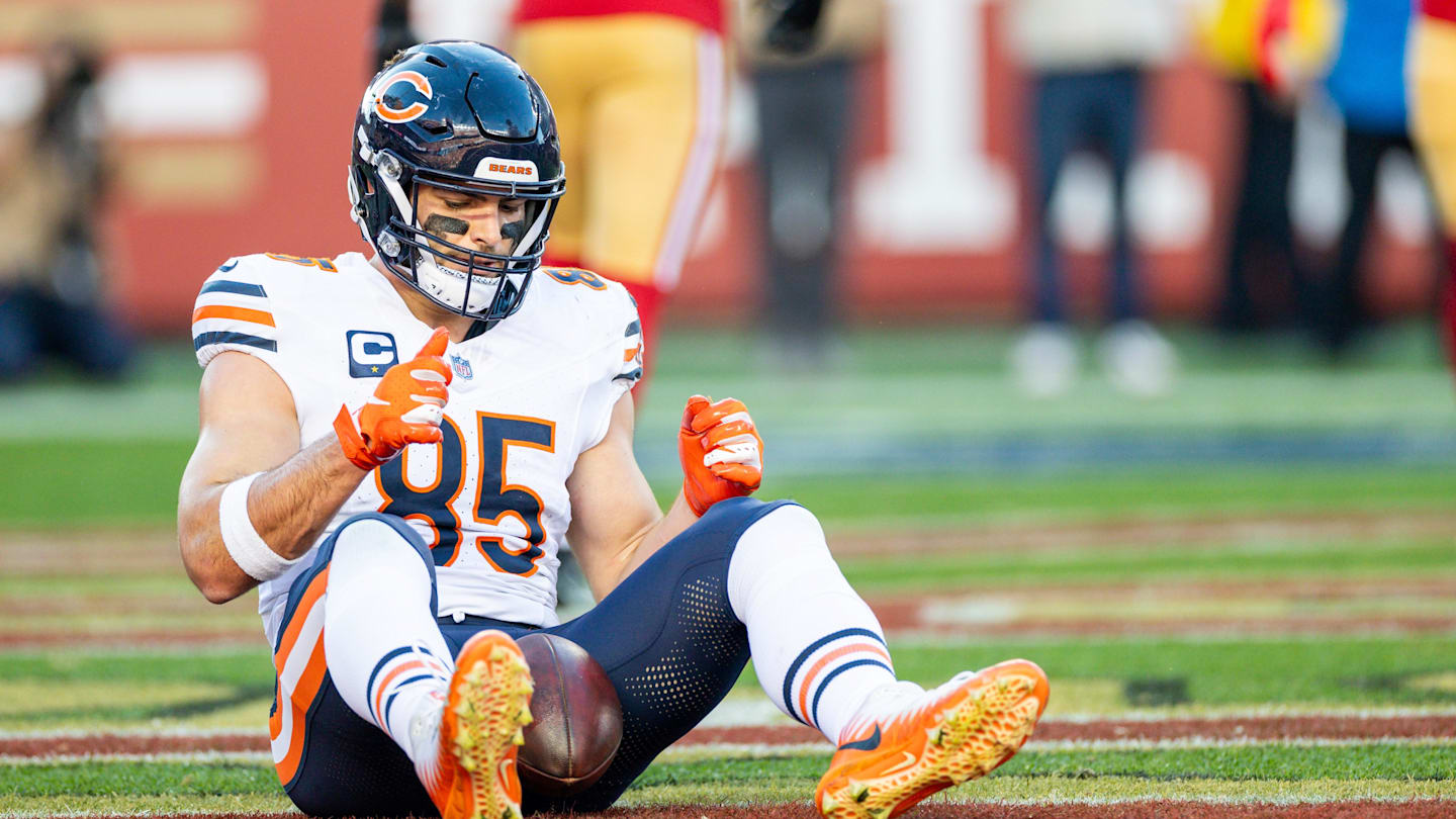 Bears 2024 tight end report card: grading Cole Kmet, Gerald Everett ...