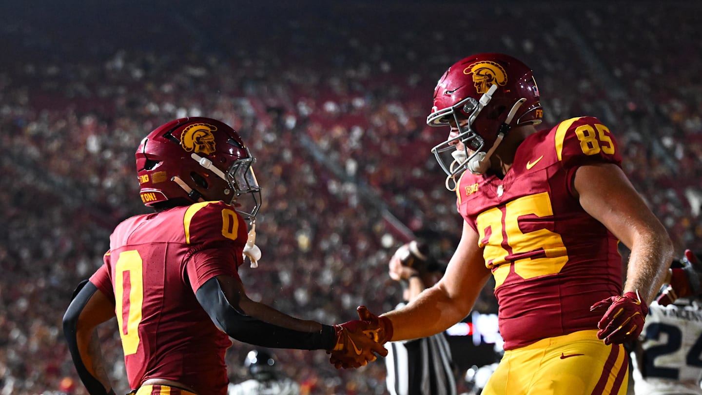 USC tight end Walker Lyons' romance with 'DWTS' pro confirmed