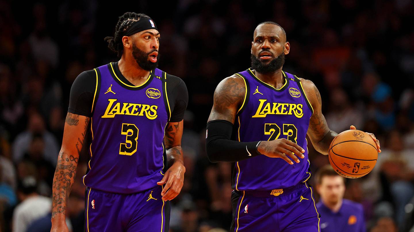 LeBron James Jokingly Feigns Betrayal After AD Minimizes Alley-Oop Dunk
