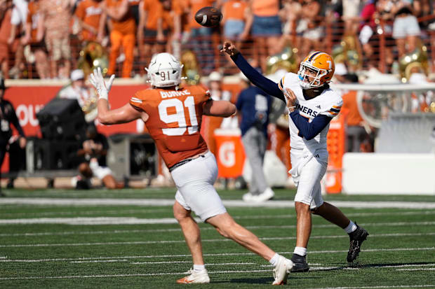 Texas Longhorns vs. UTEP Miners: Game Log and Box Score