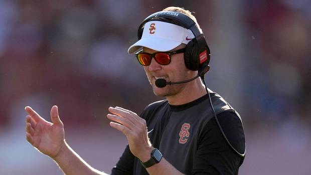 USC Trojans' Eric Henderson Playing Crucial Role in Recruiting Five ...