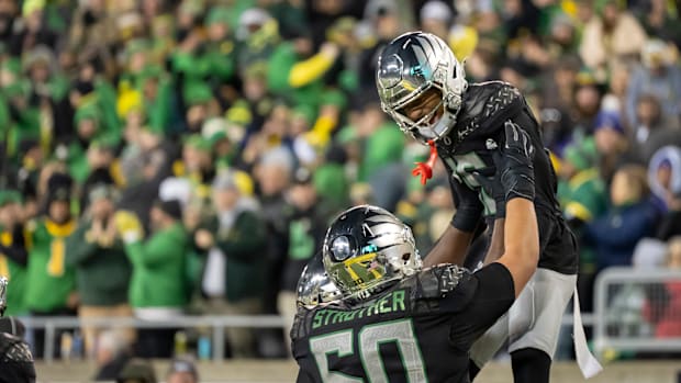 Oregon Ducks Release Color Schedule, What Fans Wear for Games