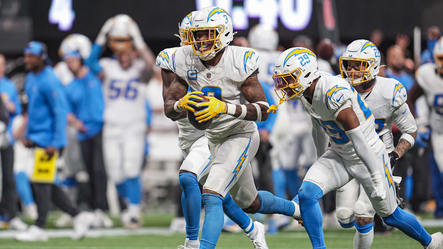 Chargers defensive star reacts to team's 2025 schedule release