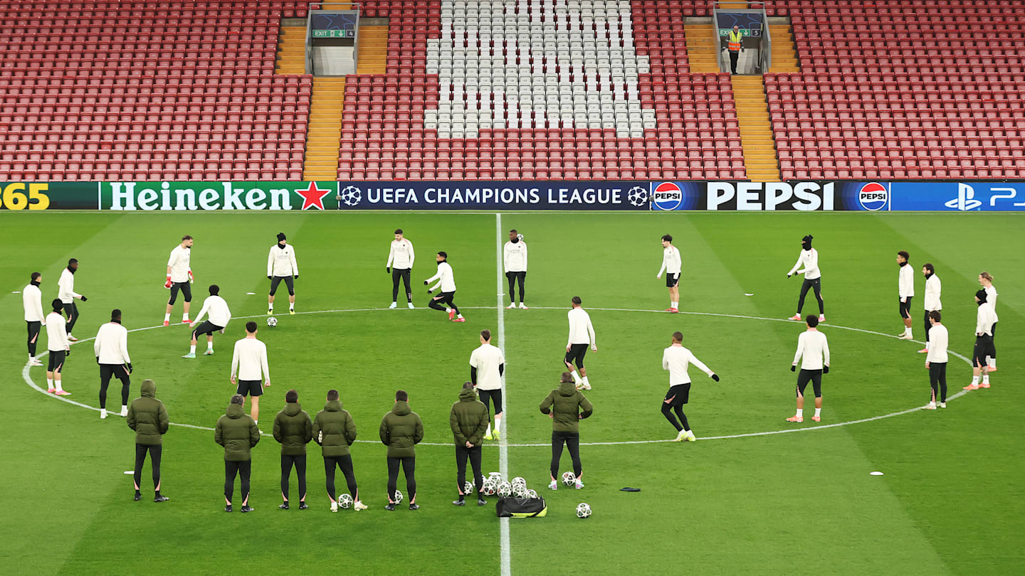 Liverpool - PSG : L'entrainement des Parisiens à Anfield, en images exclusives