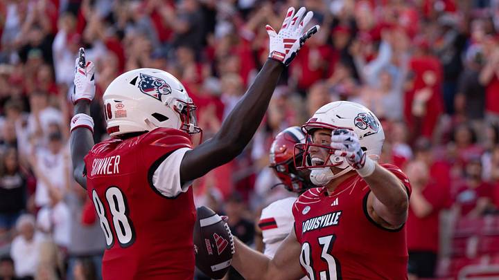 Watch: Ryan Wallace, Louisville TEs Talk Fall Camp and Start of 2025 Season