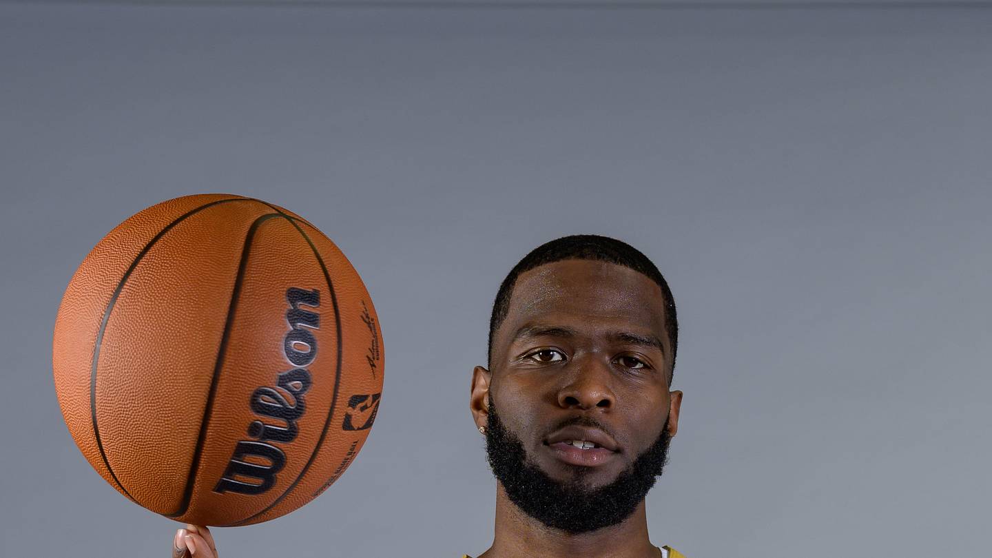 Orlando waives Johnell Davis After One Day